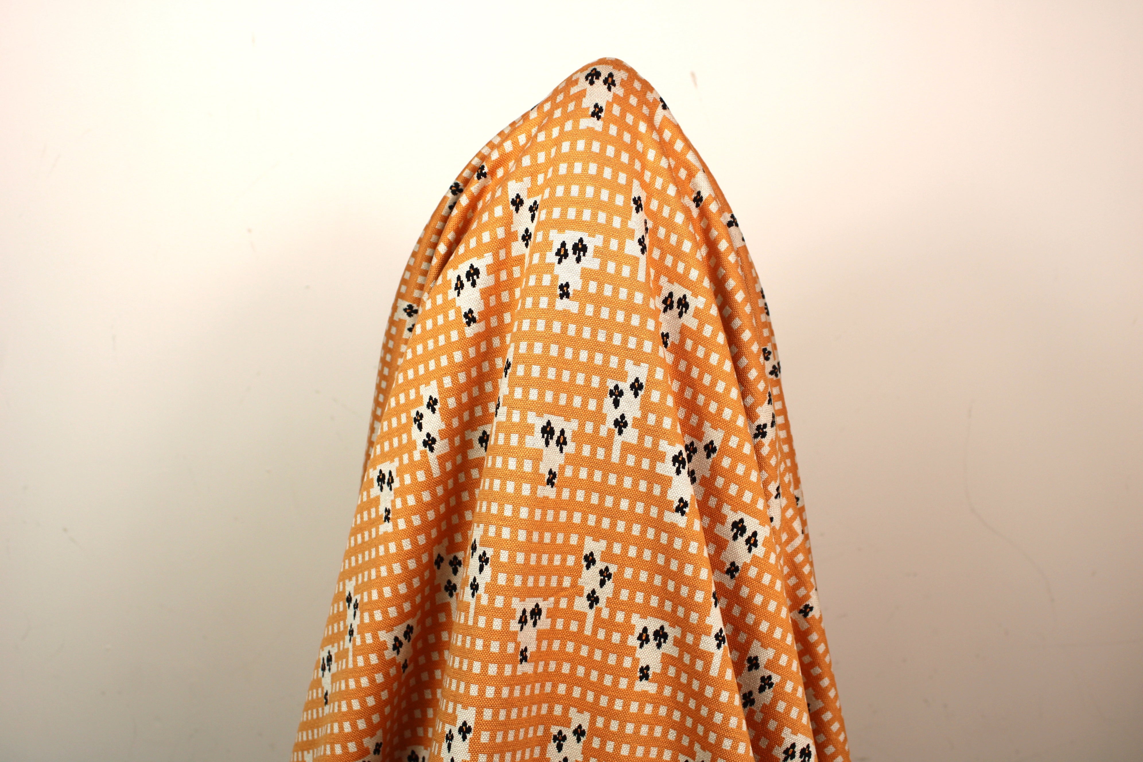 Tissu maille - imprimé géométrique - moutarde et beige – So Tissus
