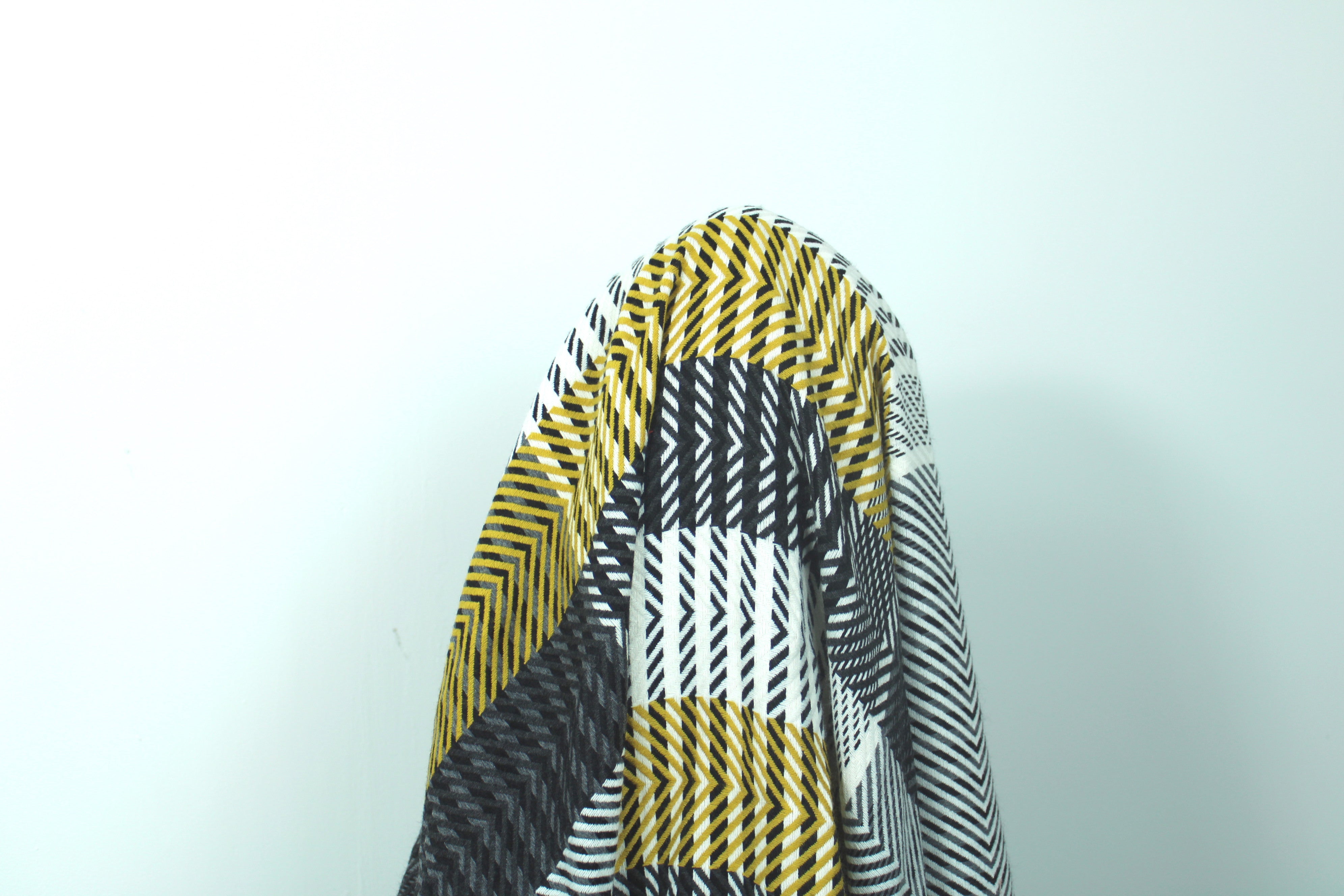 Tissu tweed - motif géométrique – So Tissus